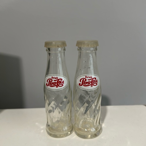 Pepsi | Kitchen | Pepsi Cola Vintage Advertising Salt And Pepper ...